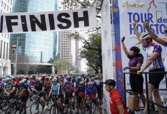 El alcalde Whitmire salva el Tour de Houston 2024 - La Prensa de Houston