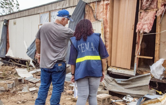 Residentes de Houston: Retrasos en la Ayuda Monetaria de FEMA