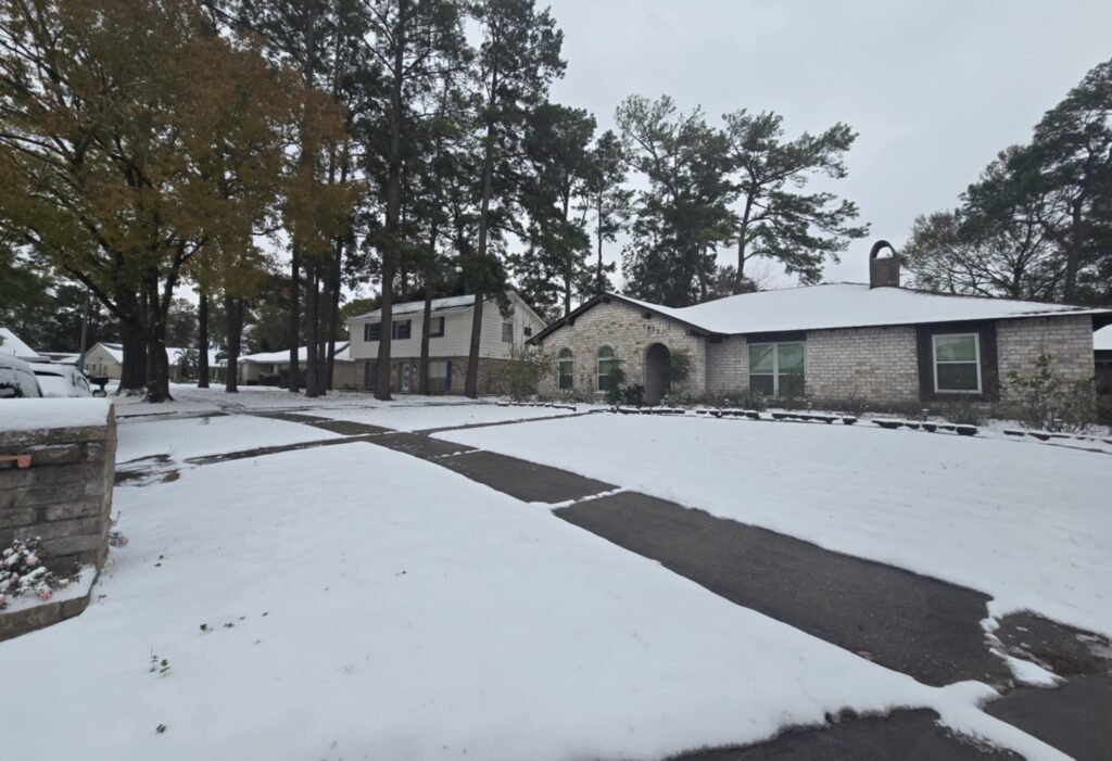 Actualización de nevada en Houston: cierres y ayuda 2025