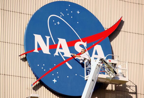 NASA suspende 83% de empleados por cierre de gobierno
